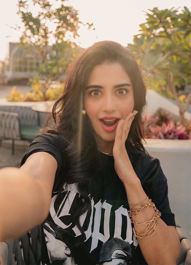 #DakshaNagarkar : హీరోయిన్‌ దక్ష నాగర్కర్ కిల్లింగ్ లుక్స్ | Tollywood Actress Daksha Nagarkar ...